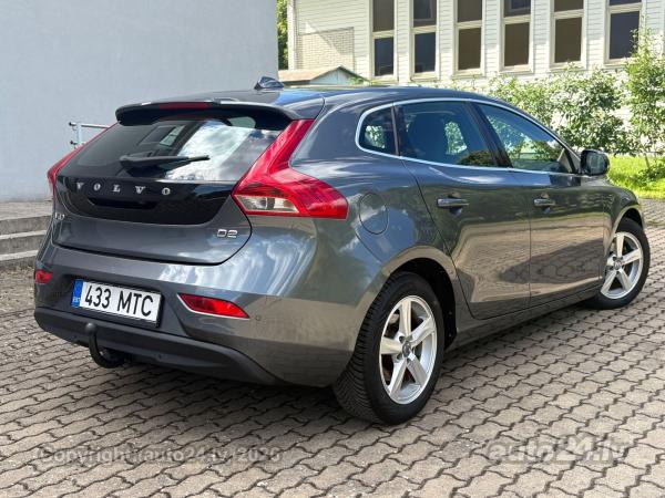 Grey Volvo V40 2013 in Tallinn, with an engine capacity of 1.60 L and mileage of 282 thousand km for 6499 €, photo 4 on AUTOMOTO.COM.LV