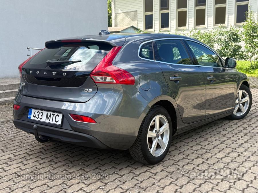 Pelēks Volvo V40 2013 Tallina, ar dzinēja tilpumu 1.60 L un nobraukumu 282 tūkst. km par 6499 €, foto 5 vietnē AUTOMOTO.COM.LV