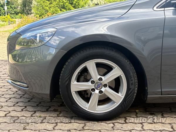 Grey Volvo V40 2013 in Tallinn, with an engine capacity of 1.60 L and mileage of 282 thousand km for 6499 €, photo 9 on AUTOMOTO.COM.LV