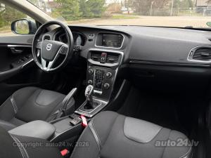 Pelēks Volvo V40 2013 Tallina, ar dzinēja tilpumu 1.60 L un nobraukumu 282 tūkst. km par 6499 €, foto 17 vietnē AUTOMOTO.COM.LV