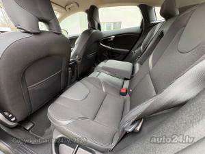 Pelēks Volvo V40 2013 Tallina, ar dzinēja tilpumu 1.60 L un nobraukumu 282 tūkst. km par 6499 €, foto 20 vietnē AUTOMOTO.COM.LV