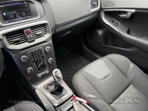 Pelēks Volvo V40 2013 Tallina, ar dzinēja tilpumu 1.60 L un nobraukumu 282 tūkst. km par 6499 €, foto 25 vietnē AUTOMOTO.COM.LV