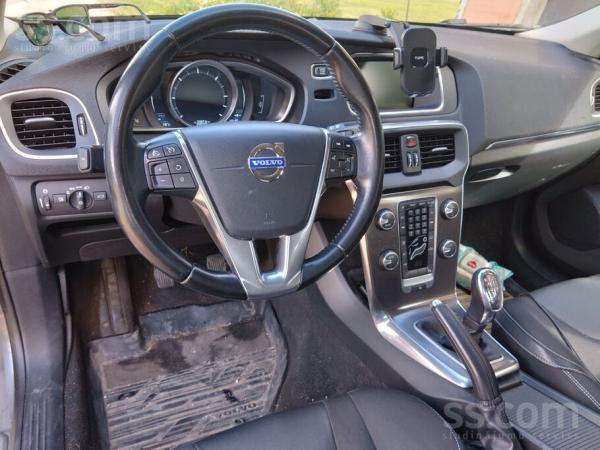 Pelēks Volvo V40 2013 Liepāja, ar dzinēja tilpumu 1.60 L un nobraukumu 241 tūkst. km par 5000 €, foto 5 vietnē AUTOMOTO.COM.LV