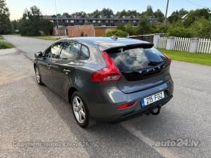 Pelēks Volvo V40 2013 Tallina, ar dzinēja tilpumu 1.60 L un nobraukumu 253 tūkst. km par 6390 €, foto 3 vietnē AUTOMOTO.COM.LV