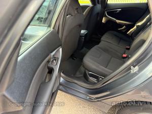 Pelēks Volvo V40 2013 Tallina, ar dzinēja tilpumu 1.60 L un nobraukumu 253 tūkst. km par 6390 €, foto 7 vietnē AUTOMOTO.COM.LV