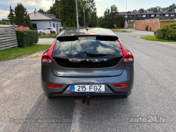 Pelēks Volvo V40 2013 Tallina, ar dzinēja tilpumu 1.60 L un nobraukumu 253 tūkst. km par 6390 €, foto 8 vietnē AUTOMOTO.COM.LV