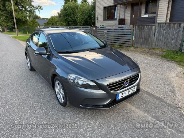 Pelēks Volvo V40 2013 Tallina, ar dzinēja tilpumu 1.60 L un nobraukumu 253 tūkst. km par 6390 €, foto 10 vietnē AUTOMOTO.COM.LV