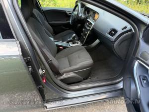 Pelēks Volvo V40 2013 Tallina, ar dzinēja tilpumu 1.60 L un nobraukumu 253 tūkst. km par 6390 €, foto 13 vietnē AUTOMOTO.COM.LV
