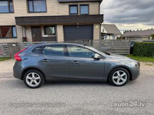 Pelēks Volvo V40 2013 Tallina, ar dzinēja tilpumu 1.60 L un nobraukumu 253 tūkst. km par 6390 €, foto 16 vietnē AUTOMOTO.COM.LV