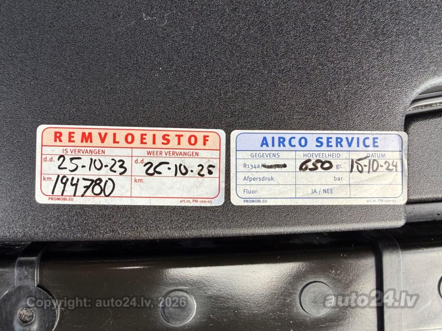 Pelēks Volvo V40 2013 Tallina, ar dzinēja tilpumu 1.60 L un nobraukumu 253 tūkst. km par 6390 €, foto 19 vietnē AUTOMOTO.COM.LV