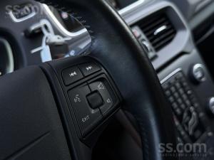 Grey Volvo V40 2013 in Riga, with an engine capacity of 1.60 L and mileage of 124 thousand km for 7900 €, photo 12 on AUTOMOTO.COM.LV