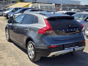Grey Volvo V40 2013 in Kaunas, with an engine capacity of 1.98 L and mileage of 232 thousand km for 7450 €, photo 6 on AUTOMOTO.COM.LV