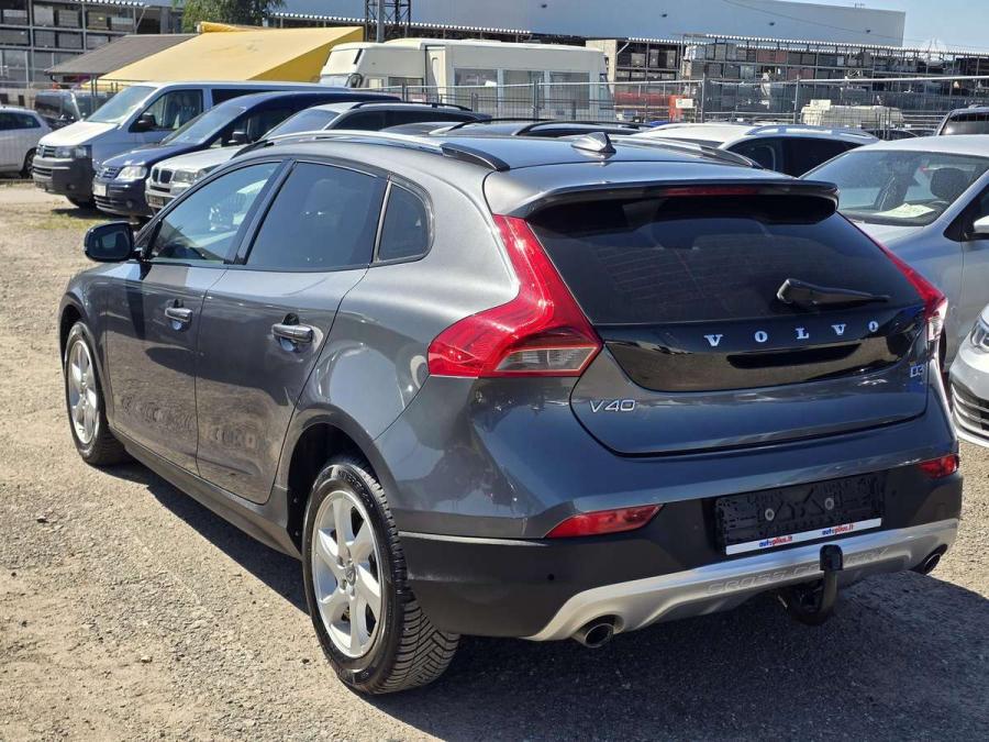 Grey Volvo V40 2013 in Kaunas, with an engine capacity of 1.98 L and mileage of 232 thousand km for 7450 €, photo 6 on AUTOMOTO.COM.LV