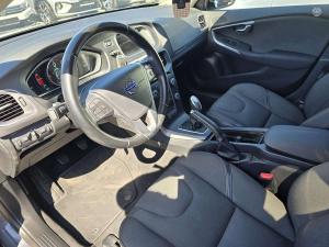 Grey Volvo V40 2013 in Kaunas, with an engine capacity of 1.98 L and mileage of 232 thousand km for 7450 €, photo 9 on AUTOMOTO.COM.LV