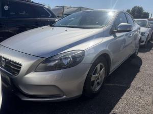 Pelēks Volvo V40 2013 Kauņa, ar dzinēja tilpumu 1.56 L un nobraukumu 373 tūkst. km par 3300 €, foto 5 vietnē AUTOMOTO.COM.LV