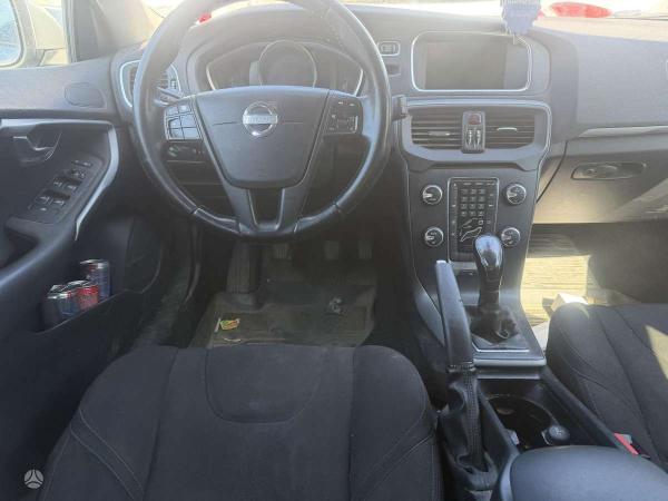 Pelēks Volvo V40 2013 Kauņa, ar dzinēja tilpumu 1.56 L un nobraukumu 373 tūkst. km par 3300 €, foto 6 vietnē AUTOMOTO.COM.LV