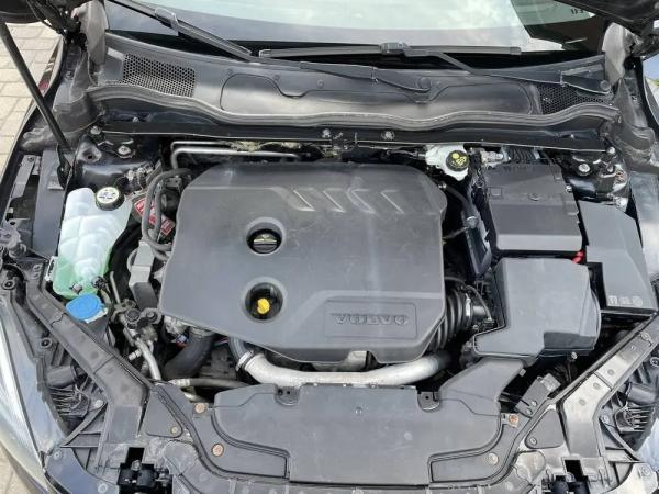 Grey Volvo V40 2013 in Talsi, with an engine capacity of 1.60 L and mileage of 263 thousand km for 4700 €, photo 10 on AUTOMOTO.COM.LV