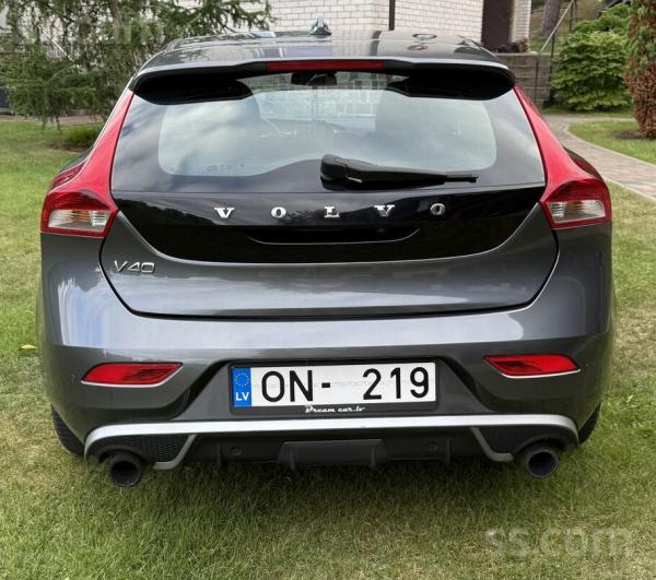 Grey Volvo V40 2013 in Tukums, with an engine capacity of 1.60 L and mileage of 276 thousand km for 6200 €, photo 4 on AUTOMOTO.COM.LV