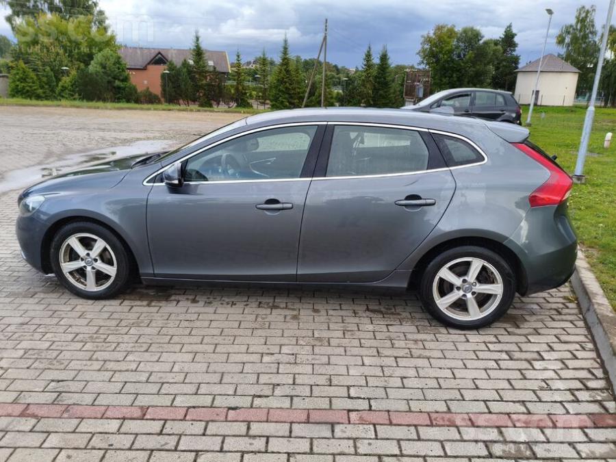 Grey Volvo V40 2013 in Rezekne, with an engine capacity of 1.60 L and mileage of 345 thousand km for 5500 €, photo 1 on AUTOMOTO.COM.LV