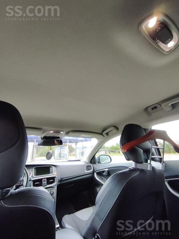 Pelēks Volvo V40 2013 Rēzekne, ar dzinēja tilpumu 1.60 L un nobraukumu 345 tūkst. km par 5500 €, foto 8 vietnē AUTOMOTO.COM.LV