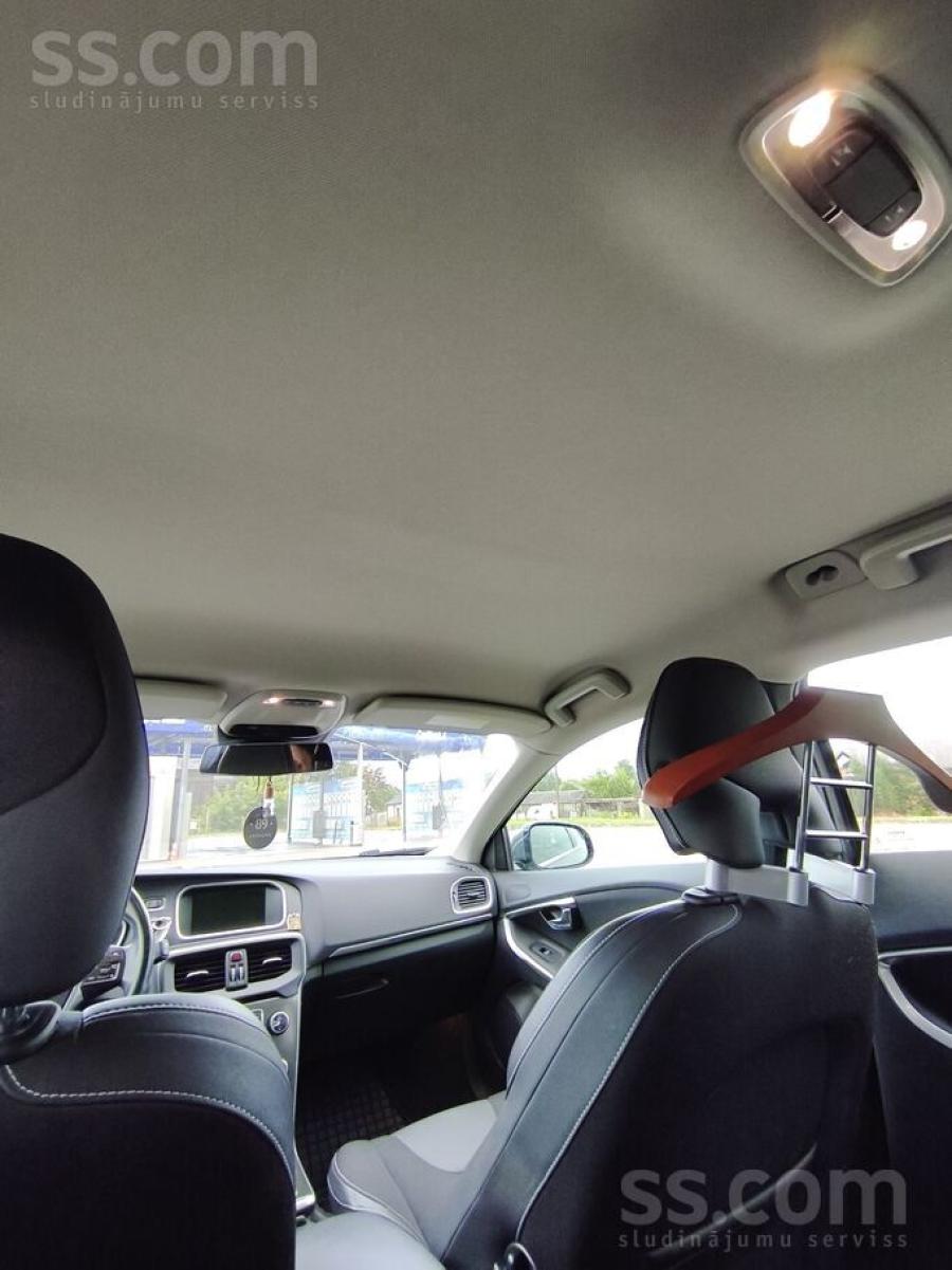 Grey Volvo V40 2013 in Rezekne, with an engine capacity of 1.60 L and mileage of 345 thousand km for 5500 €, photo 9 on AUTOMOTO.COM.LV