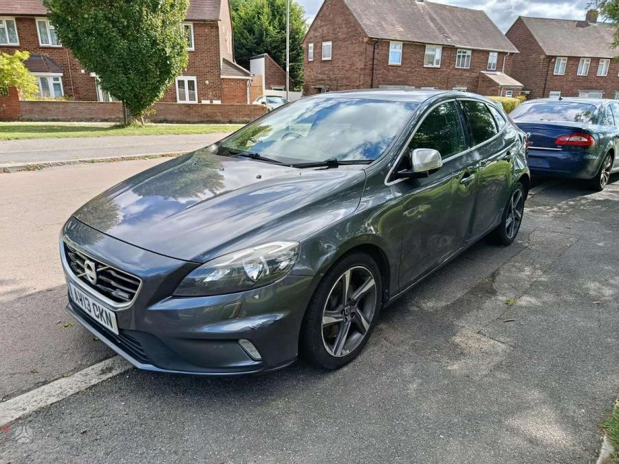 Pelēks Volvo V40 2013 Kauņa, ar dzinēja tilpumu 0.00 L un nobraukumu 179 tūkst. km par 2500 €, foto 1 vietnē AUTOMOTO.COM.LV