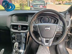 Pelēks Volvo V40 2013 Kauņa, ar dzinēja tilpumu 0.00 L un nobraukumu 179 tūkst. km par 2500 €, foto 4 vietnē AUTOMOTO.COM.LV