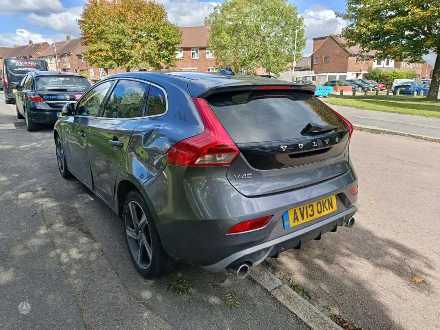 Pelēks Volvo V40 2013 Kauņa, ar dzinēja tilpumu 0.00 L un nobraukumu 179 tūkst. km par 2500 €, foto 6 vietnē AUTOMOTO.COM.LV