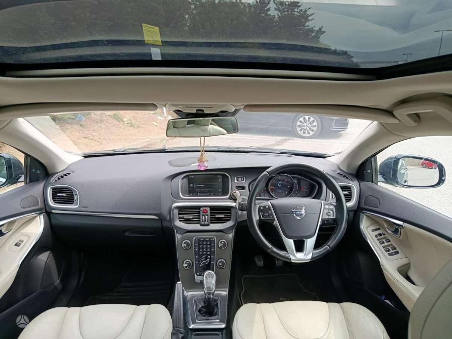 Pelēks Volvo V40 2013 Kauņa, ar dzinēja tilpumu 0.00 L un nobraukumu 179 tūkst. km par 2500 €, foto 16 vietnē AUTOMOTO.COM.LV