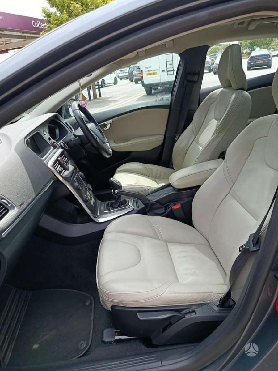 Pelēks Volvo V40 2013 Kauņa, ar dzinēja tilpumu 0.00 L un nobraukumu 179 tūkst. km par 2500 €, foto 21 vietnē AUTOMOTO.COM.LV