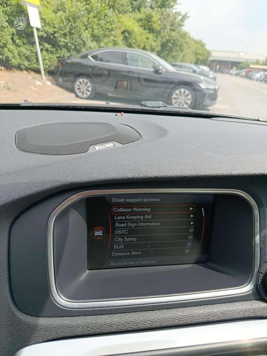 Pelēks Volvo V40 2013 Kauņa, ar dzinēja tilpumu 0.00 L un nobraukumu 179 tūkst. km par 2500 €, foto 27 vietnē AUTOMOTO.COM.LV