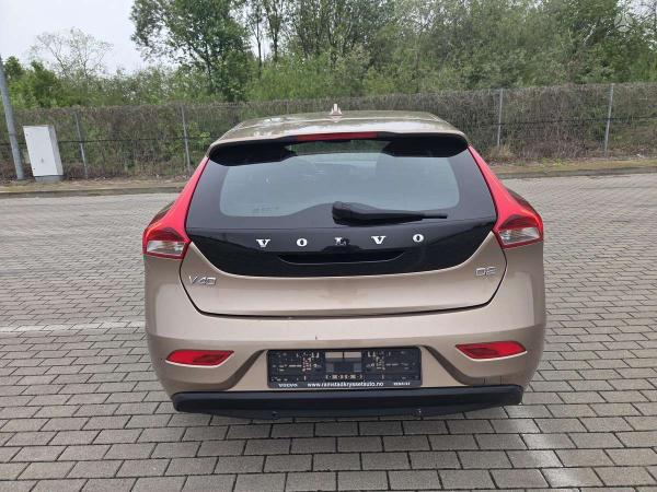 Grey Volvo V40 2013 in Marijampole, with an engine capacity of 1.56 L and mileage of 217 thousand km for 3950 €, photo 6 on AUTOMOTO.COM.LV
