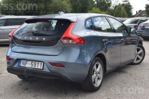 Grey Volvo V40 2013 in Kuldiga, with an engine capacity of 1.60 L and mileage of 0 thousand km for 6490 €, photo 4 on AUTOMOTO.COM.LV