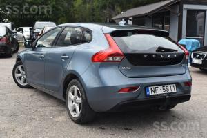 Grey Volvo V40 2013 in Kuldiga, with an engine capacity of 1.60 L and mileage of 0 thousand km for 6490 €, photo 6 on AUTOMOTO.COM.LV