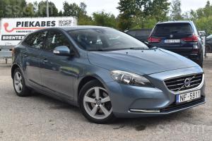 Grey Volvo V40 2013 in Kuldiga, with an engine capacity of 1.60 L and mileage of 0 thousand km for 6490 €, photo 8 on AUTOMOTO.COM.LV