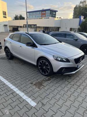 Pelēks Volvo V40 2013 Viļņa, ar dzinēja tilpumu 2.00 L un nobraukumu 179 tūkst. km par 7600 €, foto 4 vietnē AUTOMOTO.COM.LV