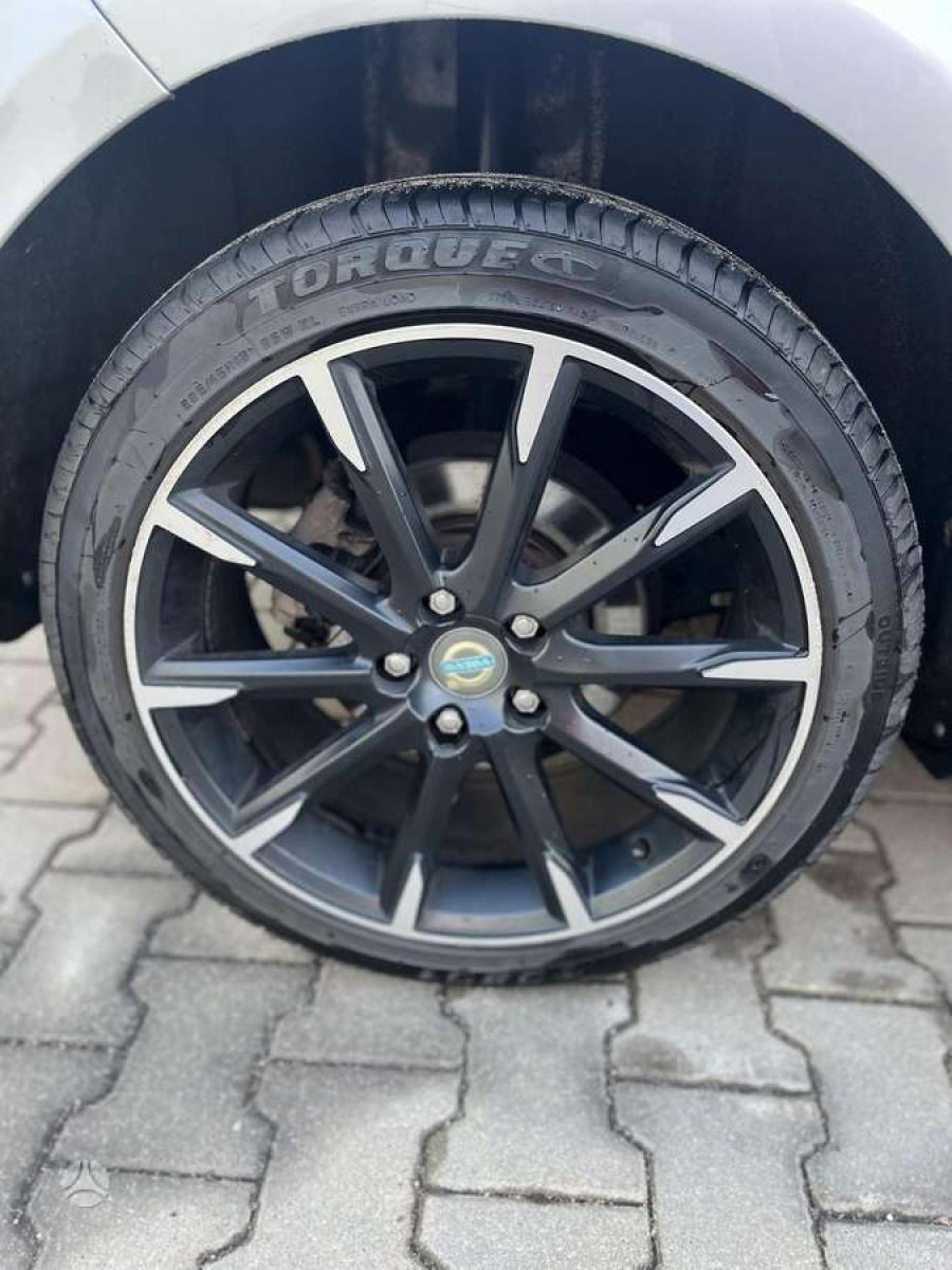 Pelēks Volvo V40 2013 Viļņa, ar dzinēja tilpumu 2.00 L un nobraukumu 179 tūkst. km par 7600 €, foto 9 vietnē AUTOMOTO.COM.LV