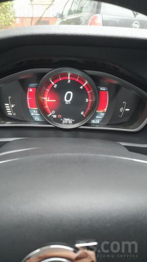 Pelēks Volvo V40 2013 Rīga, ar dzinēja tilpumu 1.60 L un nobraukumu 203 tūkst. km par 6900 €, foto 3 vietnē AUTOMOTO.COM.LV