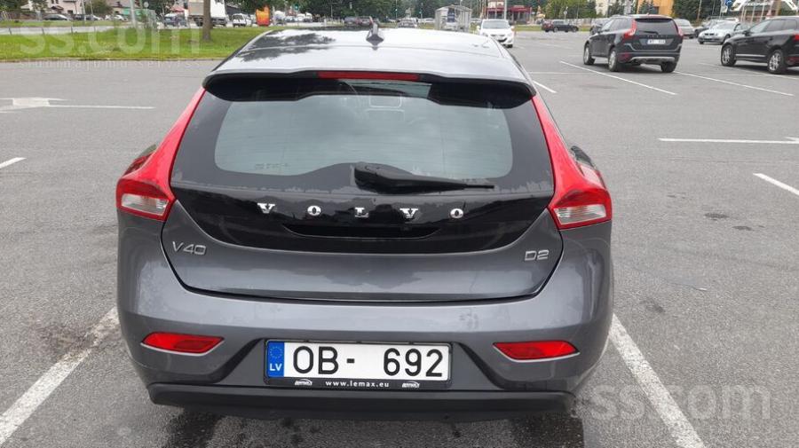 Pelēks Volvo V40 2013 Rīga, ar dzinēja tilpumu 1.60 L un nobraukumu 203 tūkst. km par 6900 €, foto 4 vietnē AUTOMOTO.COM.LV