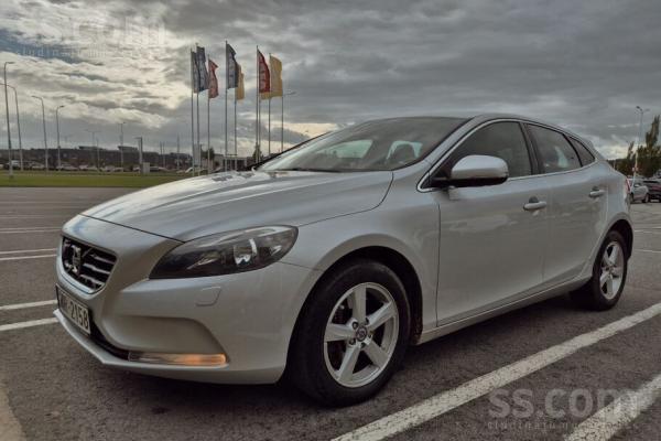 Volvo V40 2013 Rīga vietnē Pelēks Volvo V40 2013 Rīga, ar dzinēja tilpumu 2.00 L un nobraukumu 236 tūkst. km par 7600 €, foto 3 vietnē AUTOMOTO.COM.LV