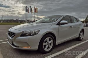 Grey Volvo V40 2013 in Riga, with an engine capacity of 2.00 L and mileage of 236 thousand km for 7600 €, photo 3 on AUTOMOTO.COM.LV