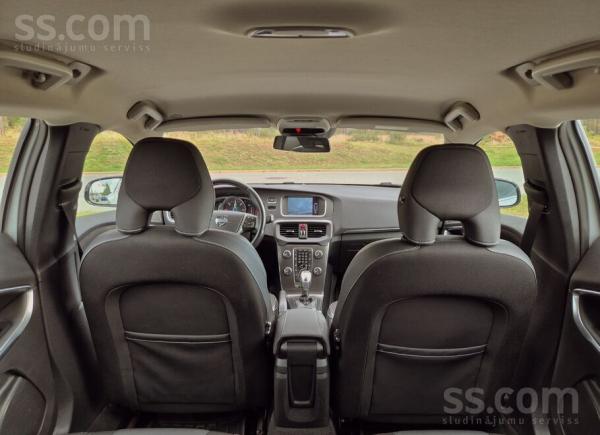 Volvo V40 2013 Rīga vietnē Pelēks Volvo V40 2013 Rīga, ar dzinēja tilpumu 2.00 L un nobraukumu 236 tūkst. km par 7600 €, foto 7 vietnē AUTOMOTO.COM.LV