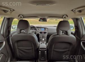 Grey Volvo V40 2013 in Riga, with an engine capacity of 2.00 L and mileage of 236 thousand km for 7600 €, photo 7 on AUTOMOTO.COM.LV