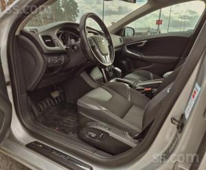 Grey Volvo V40 2013 in Riga, with an engine capacity of 2.00 L and mileage of 236 thousand km for 7600 €, photo 10 on AUTOMOTO.COM.LV