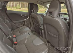 Grey Volvo V40 2013 in Riga, with an engine capacity of 2.00 L and mileage of 236 thousand km for 7600 €, photo 11 on AUTOMOTO.COM.LV