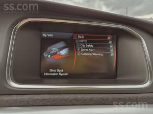 Grey Volvo V40 2013 in Riga, with an engine capacity of 2.00 L and mileage of 236 thousand km for 7600 €, photo 12 on AUTOMOTO.COM.LV