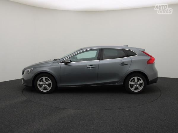 Grey Volvo V40 2014 in Vilnius, with an engine capacity of 2.00 L and mileage of 213 thousand km for 8299 €, photo 6 on AUTOMOTO.COM.LV