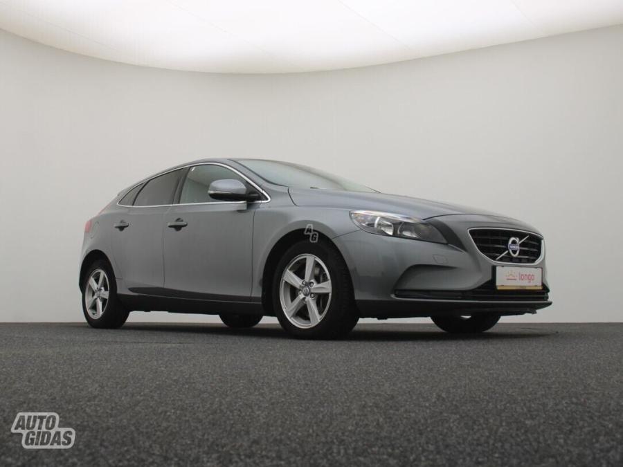 Grey Volvo V40 2014 in Vilnius, with an engine capacity of 2.00 L and mileage of 213 thousand km for 8299 €, photo 11 on AUTOMOTO.COM.LV