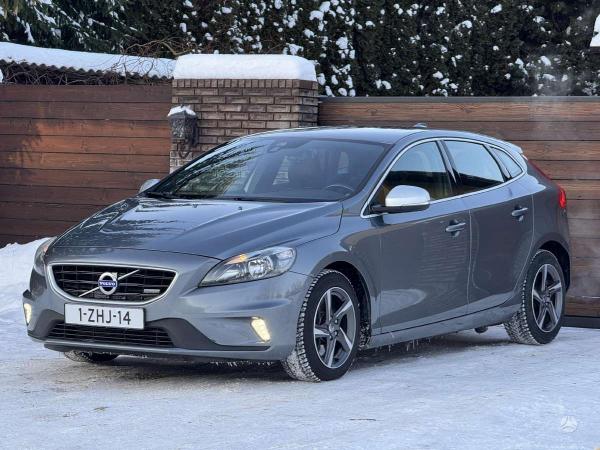 Grey Volvo V40 2014 in Vilnius, with an engine capacity of 1.97 L and mileage of 254 thousand km for 6500 €, photo 4 on AUTOMOTO.COM.LV