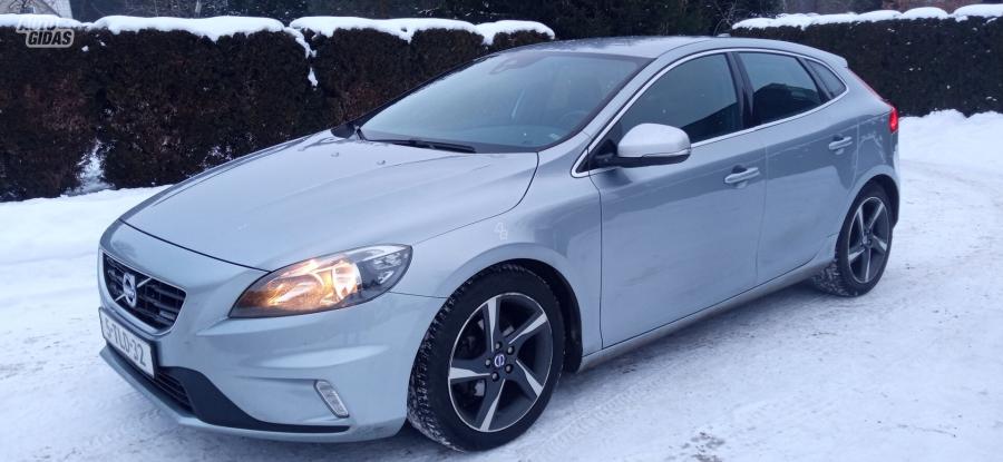 Pelēks Volvo V40 2014 Kauņa, ar dzinēja tilpumu 1.60 L un nobraukumu 294 tūkst. km par 5900 €, foto 1 vietnē AUTOMOTO.COM.LV